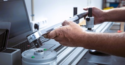 Hydraulic torque wrenches and pumps – efficient tools | HYTOR